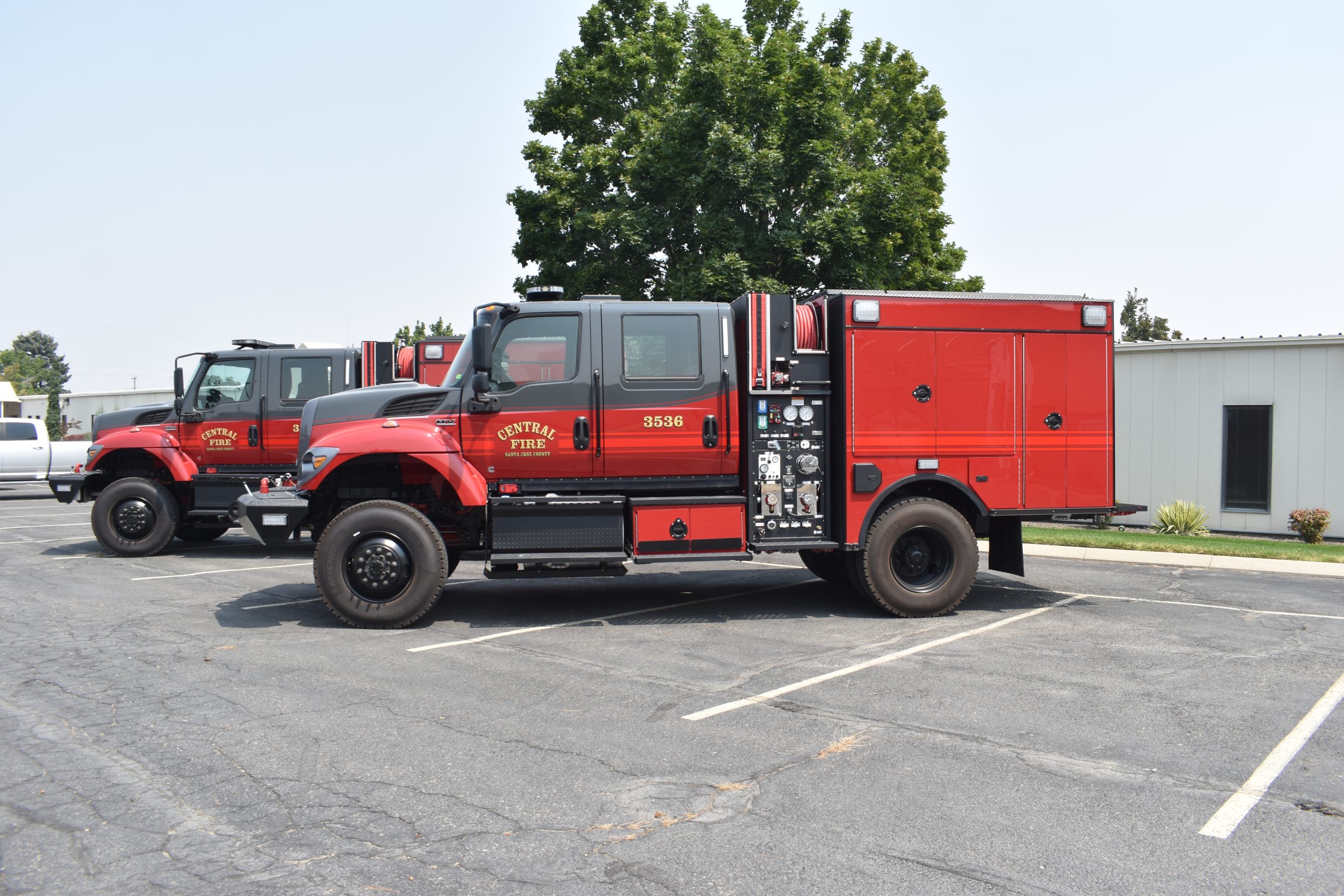 #3570-3571 Santa Cruz County Fire Department – BME Fire Trucks